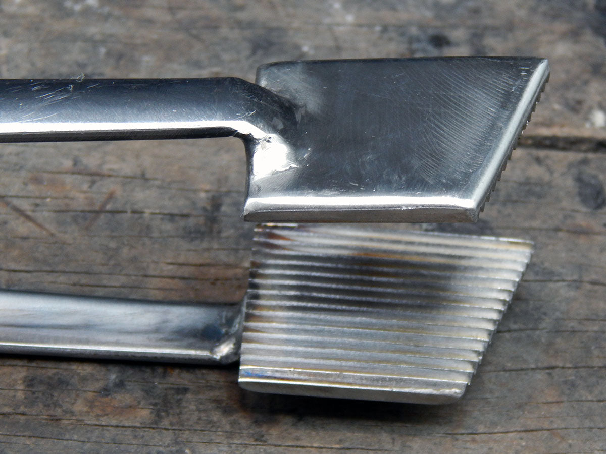 Angled Feather Crimp – Jasen Johnsen Glass Tools